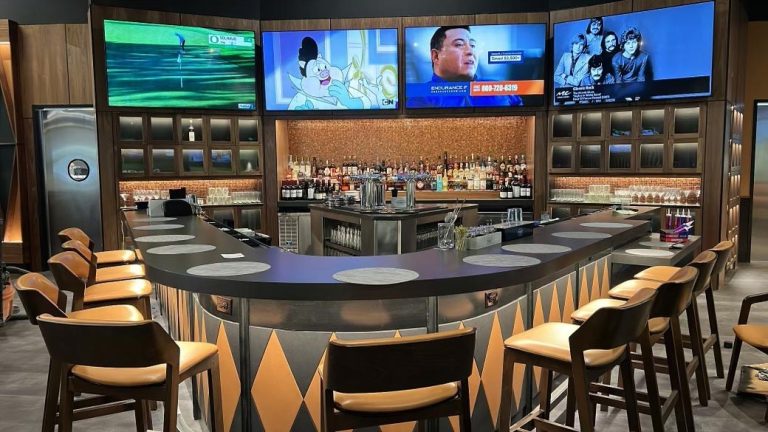 Putting World - Scottsdale, AZ - Save up to 55%